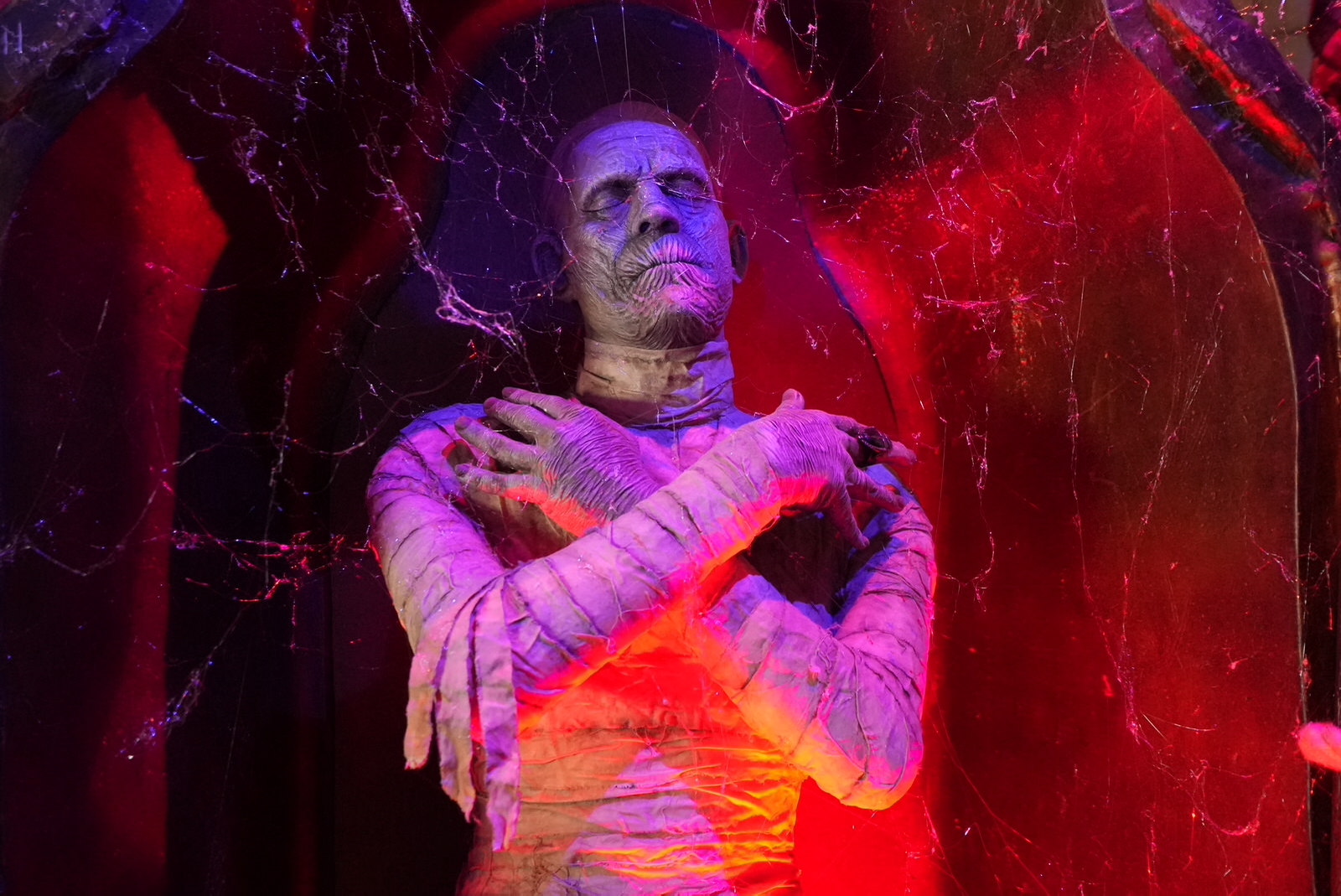 New Details on Universal Monsters House at Horror Unleashed