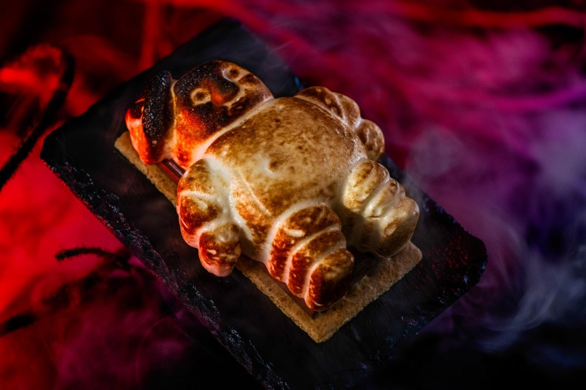 02_Mini-Stay-Puft-Smore-Halloween-Horror-Nights-2024-Food-Offerings | UOFan