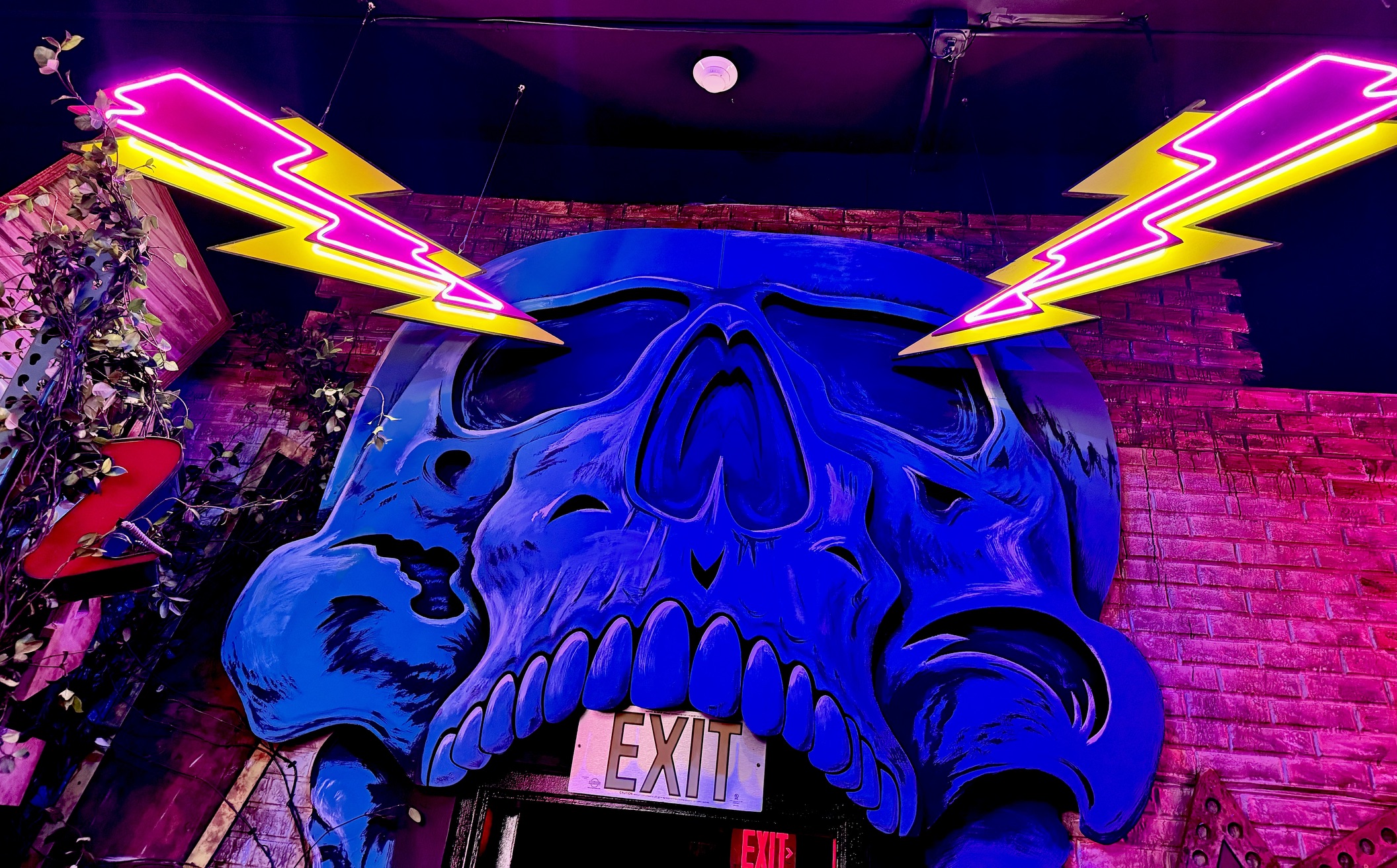Tour Inside the NEW HHN 33 Tribute Store
