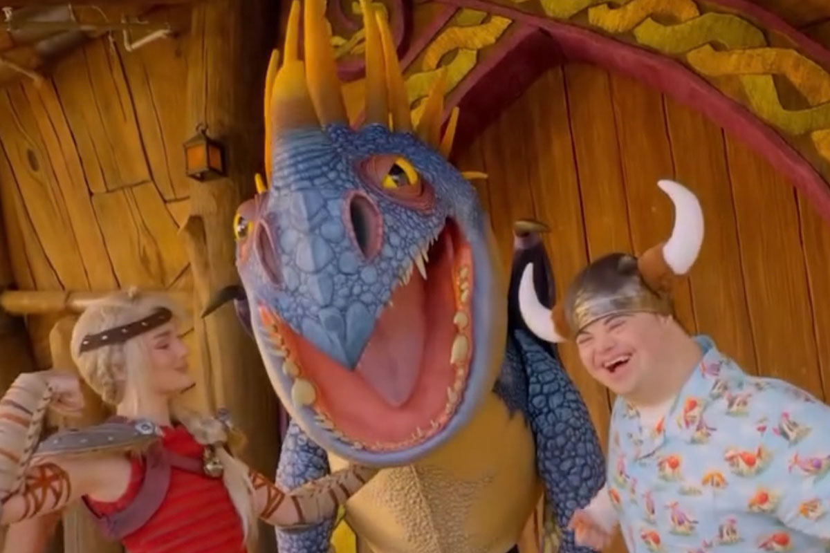 FIRST LOOK at Astrid & Stormfly Meet and Greet in Universal Epic Universe