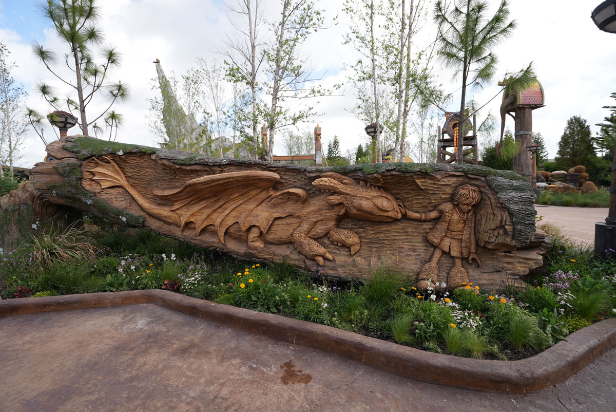 epic-universe-isle-berk-toothless-wood-carving | UOFan