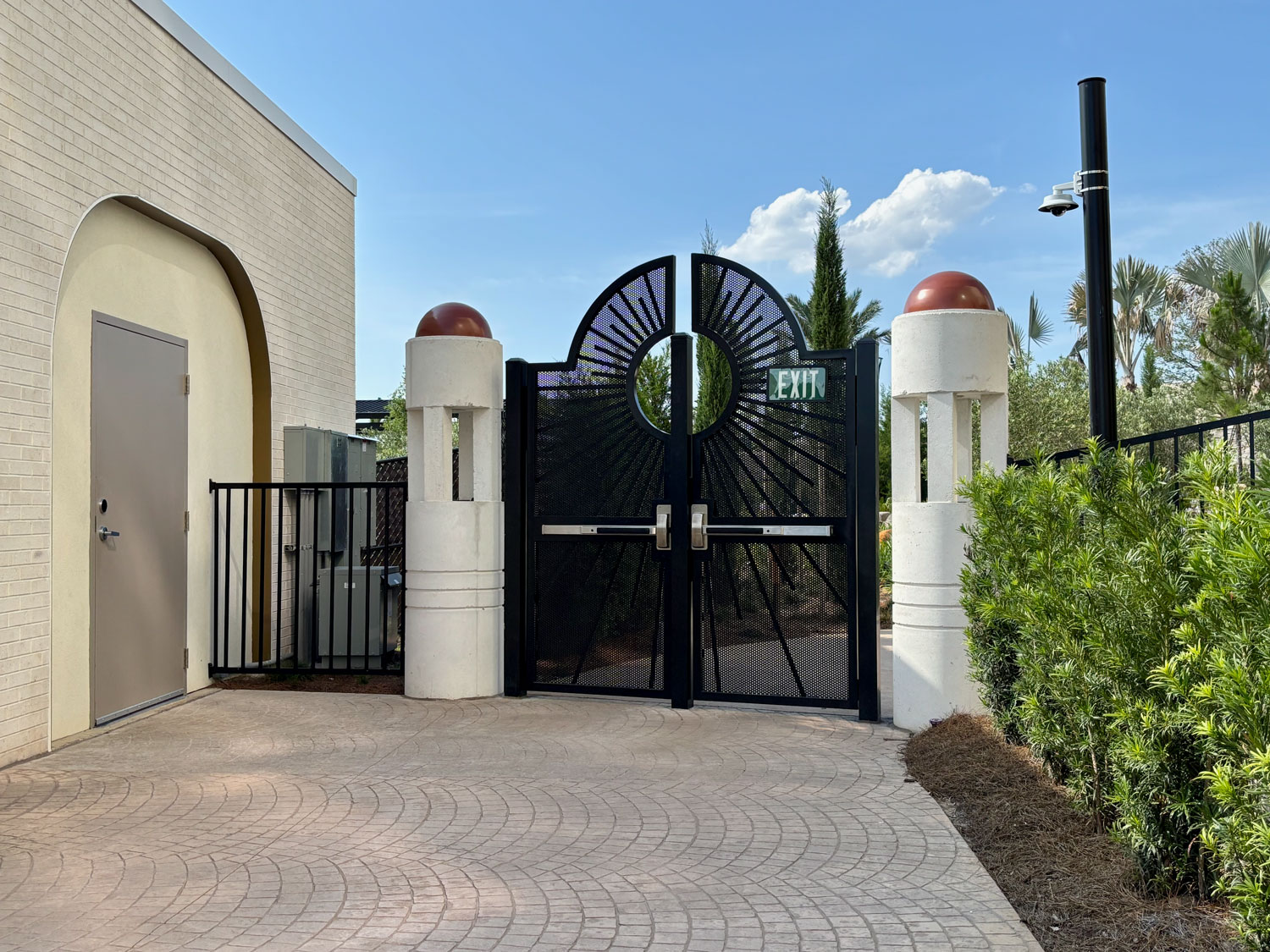 universal-helios-grand-hotel-pool-gate | UOFan